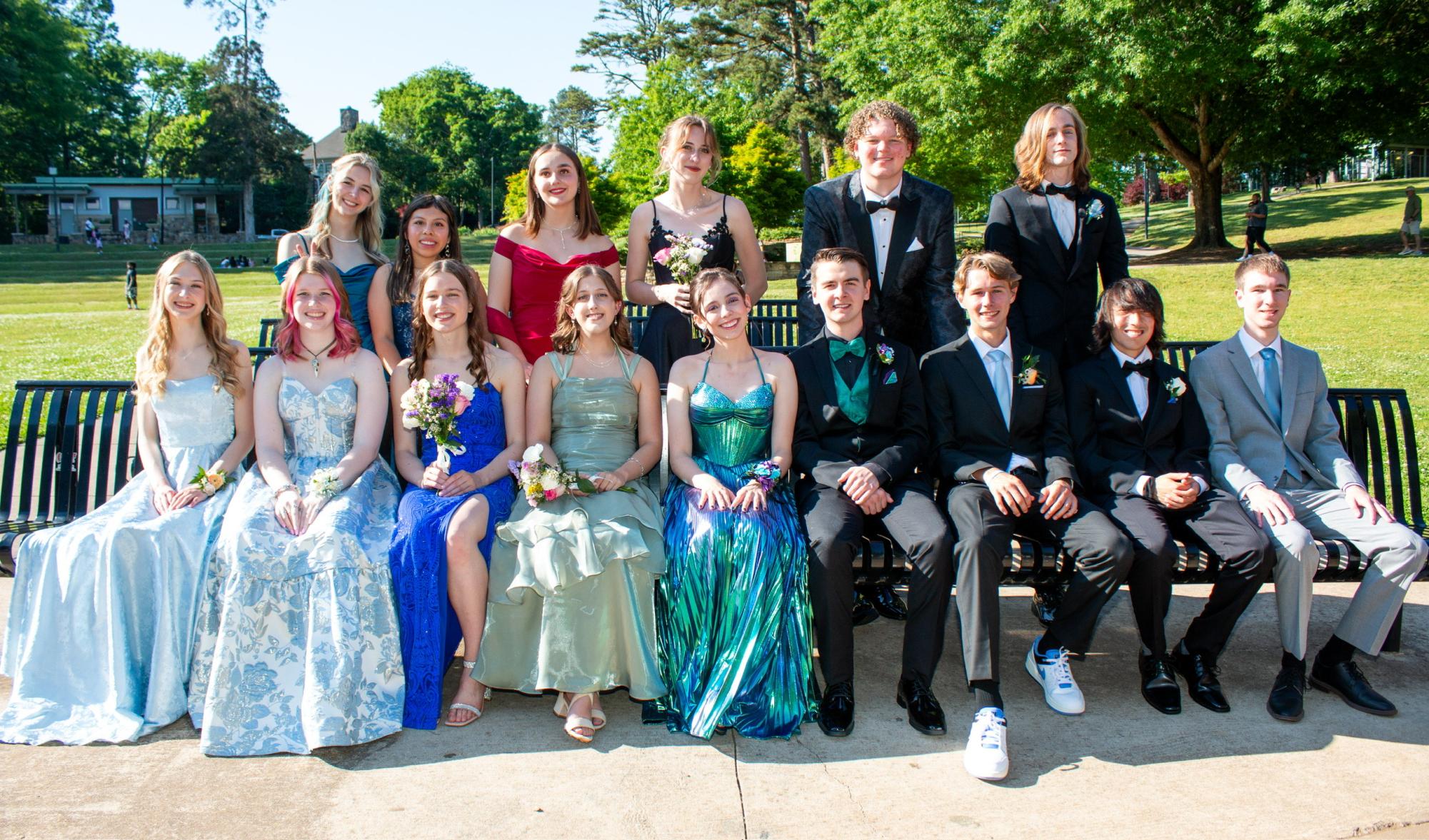 Prom 2025: The Great Gatsby – Blue & Gold